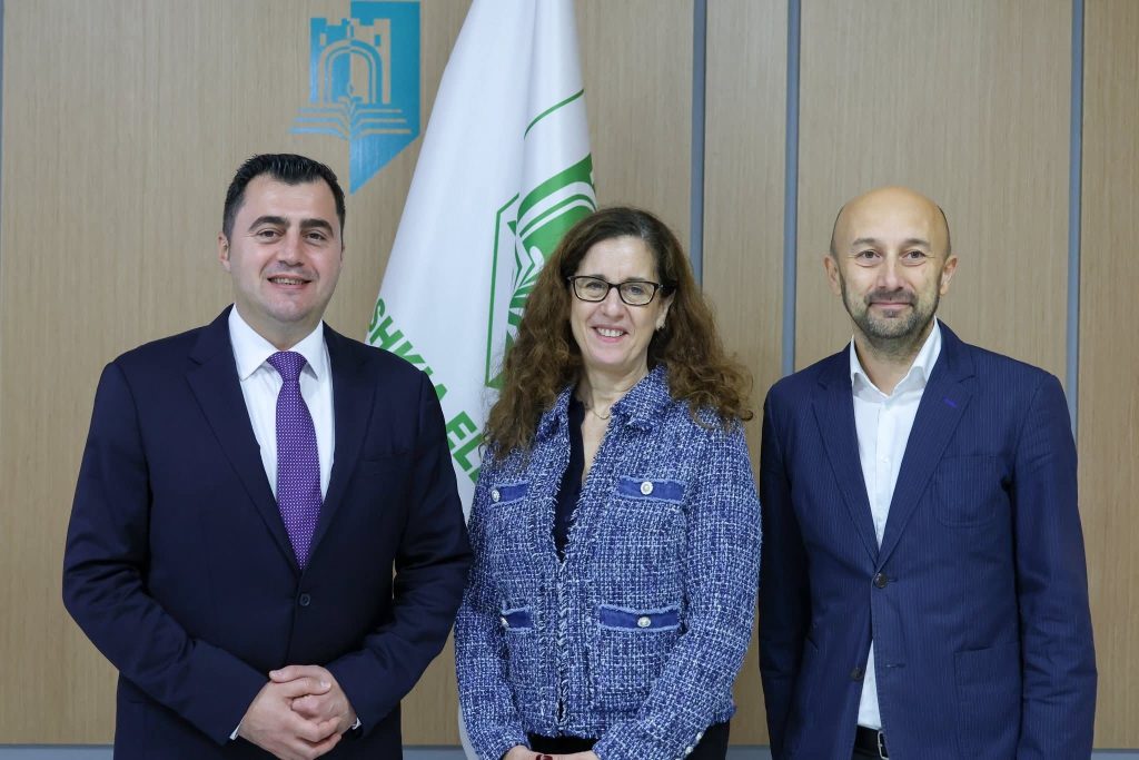 Kryetari i Bashkisë Gledian Llatja pret përfaqësuesit e BE-së dhe UNDP ...